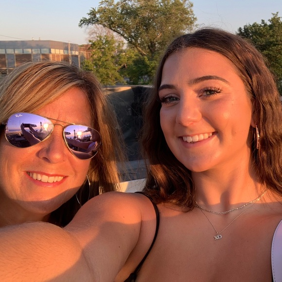 Abbie's Closet (@abbiepace22) | Poshmark